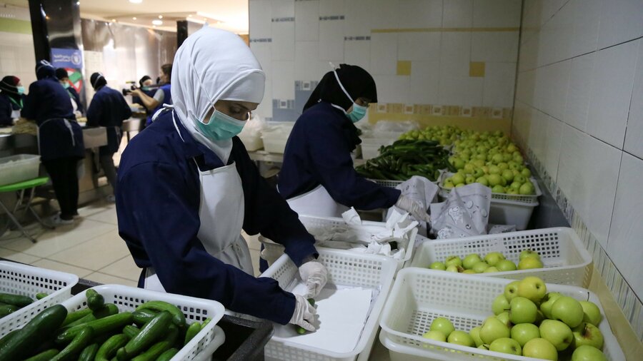 The school snack that feeds a community | World Food Programme