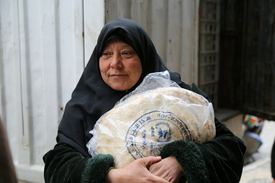World Baking Day: The entrepreneur supplying bread to 90,000 Syrians ...