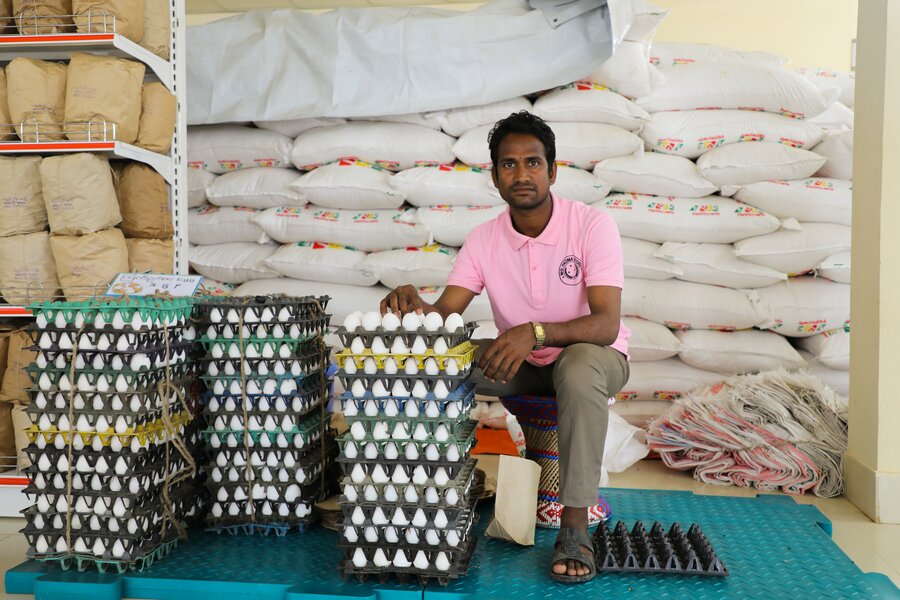 Bangladesh: Supermarket shopping in the world’s biggest refugee camp ...