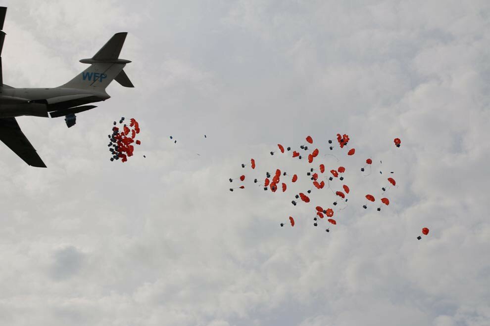 Behind the scenes: humanitarian airdrops in South Sudan | World Food ...